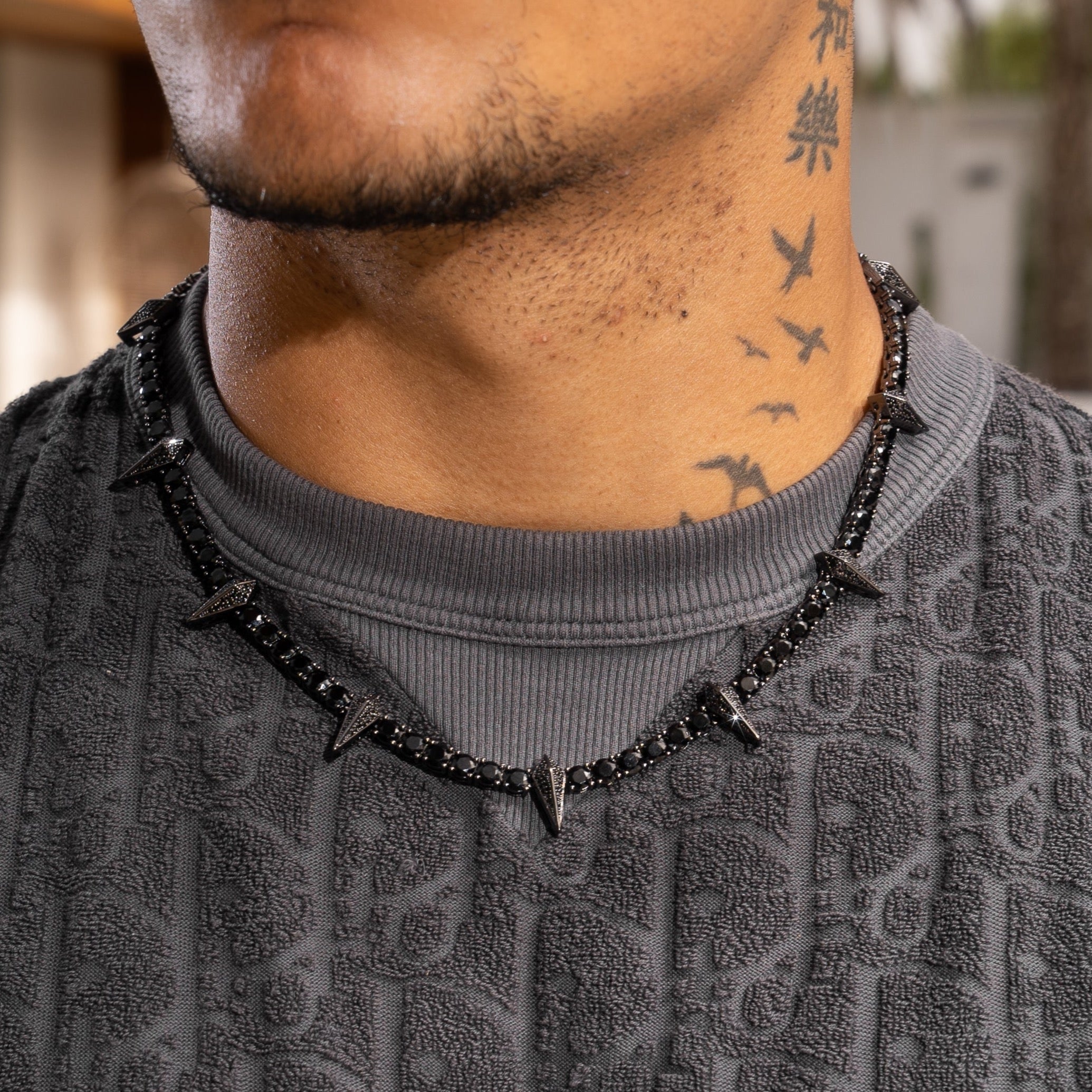 New Chains – Adamans